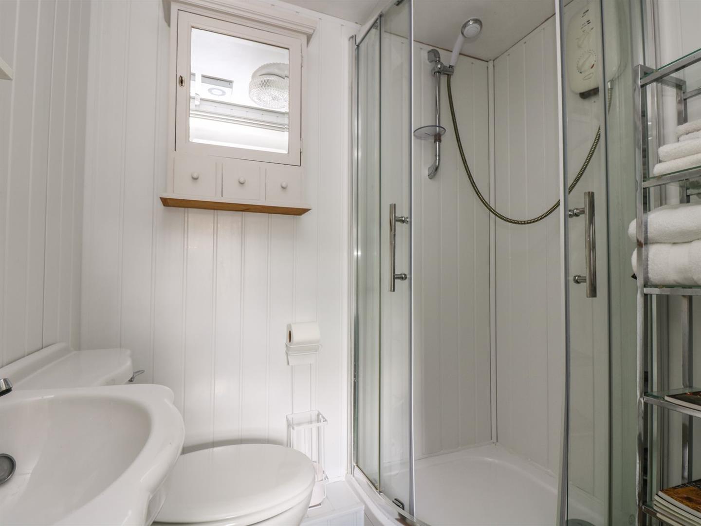 Ducky Row, Lower Metherell, Callington - DC Lane