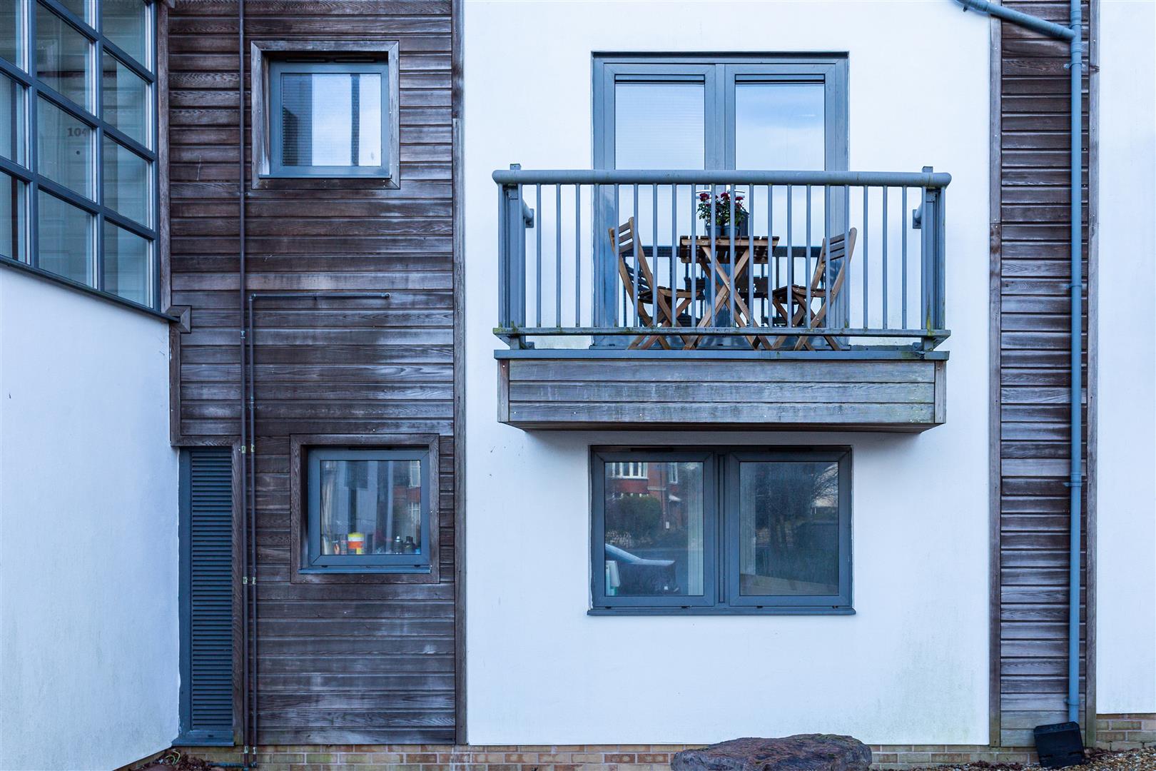 Endeavour Court, Stoke, Plymouth - DC Lane